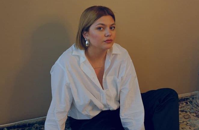 EVASION - Louane a tenu sa promesse, elle vient chanter au mariage d ...