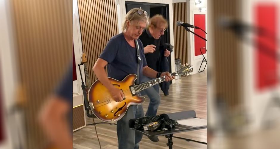 Alain Souchon fait une surprise à Jean-Louis Aubert en pleine répétition