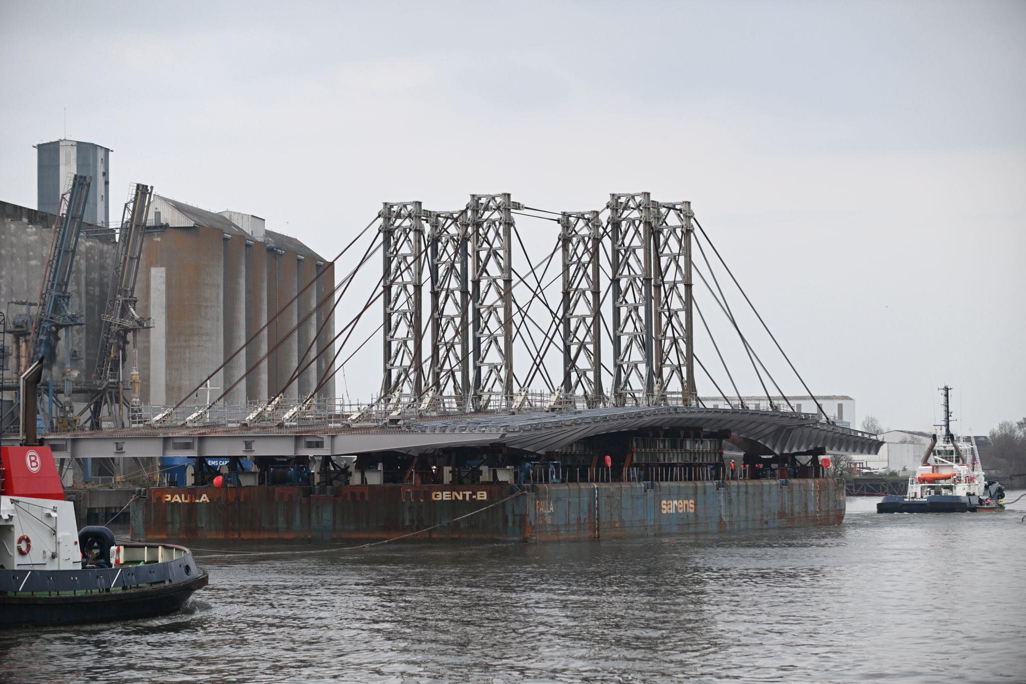 Nantes. Le tablier du Pont Anne de Bretagne arrivé à bon port - HIT WEST
