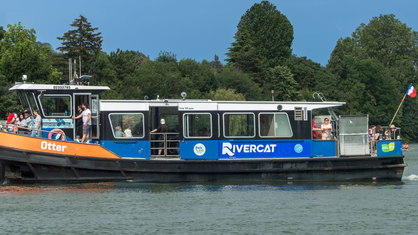 Mieux que le métro, la navette fluviale sur la Marne - VOLTAGE