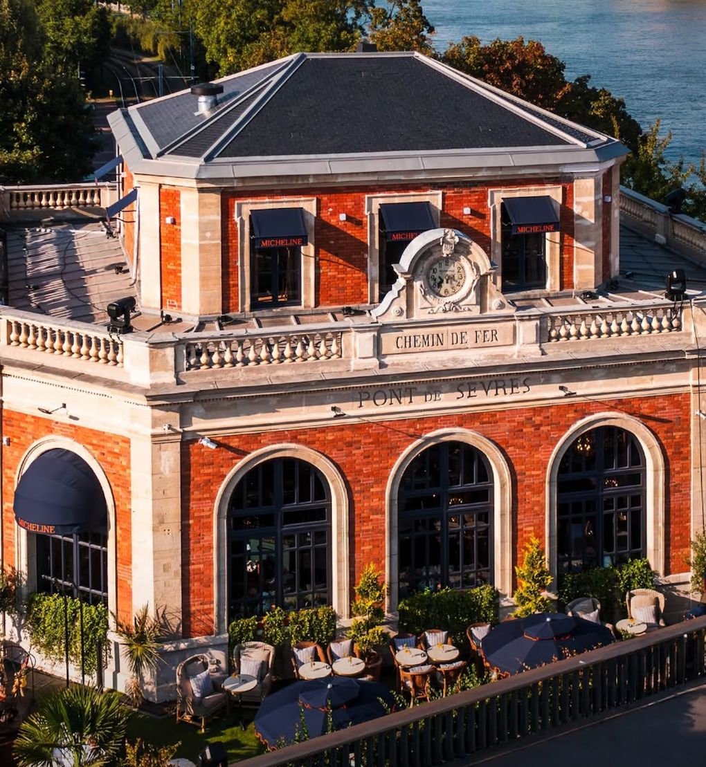 Un bistrot chic dans une ancienne gare - VOLTAGE