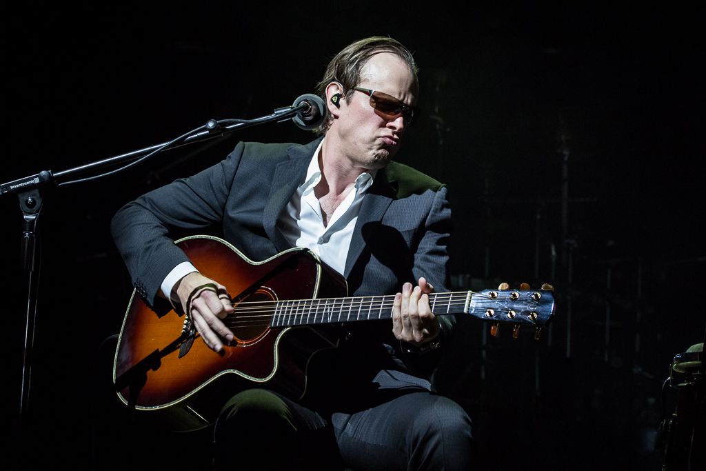 Joe Bonamassa rend hommage à un guitariste mythique - OUI FM