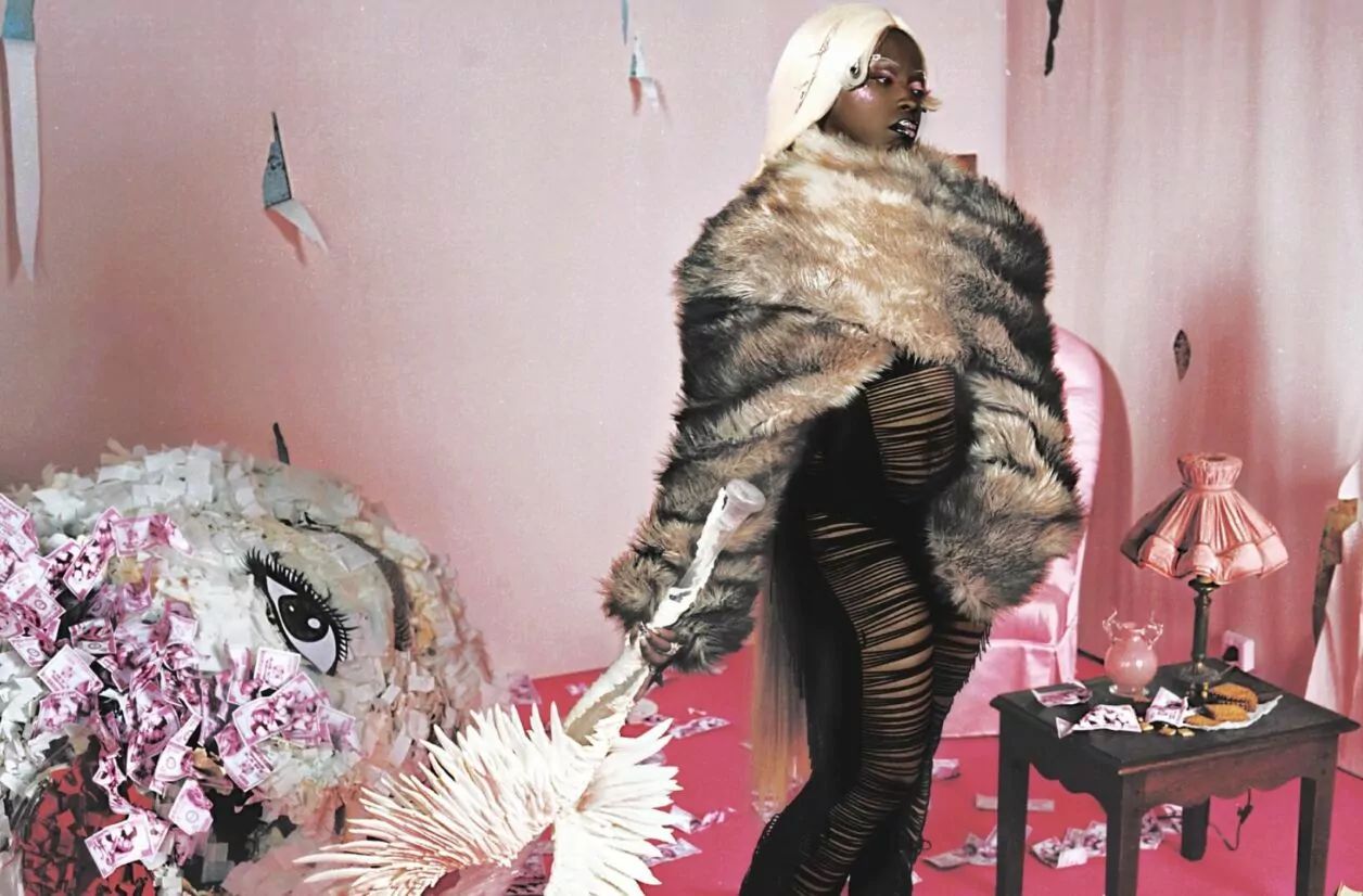 Theodora annonce un nouveau single avec “Miss Kitoko”