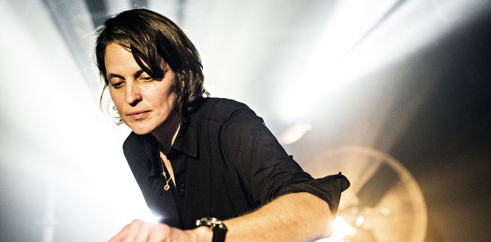 La DJ Chloé signe la B.O de "Gourou" - VOLTAGE