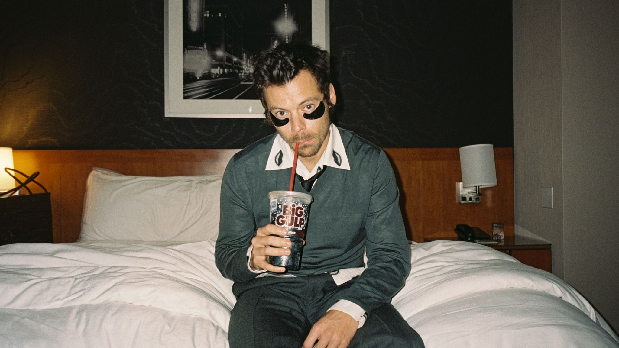 Nouveau single, nouveau style : Aperture, le retour attendu d’Harry ...
