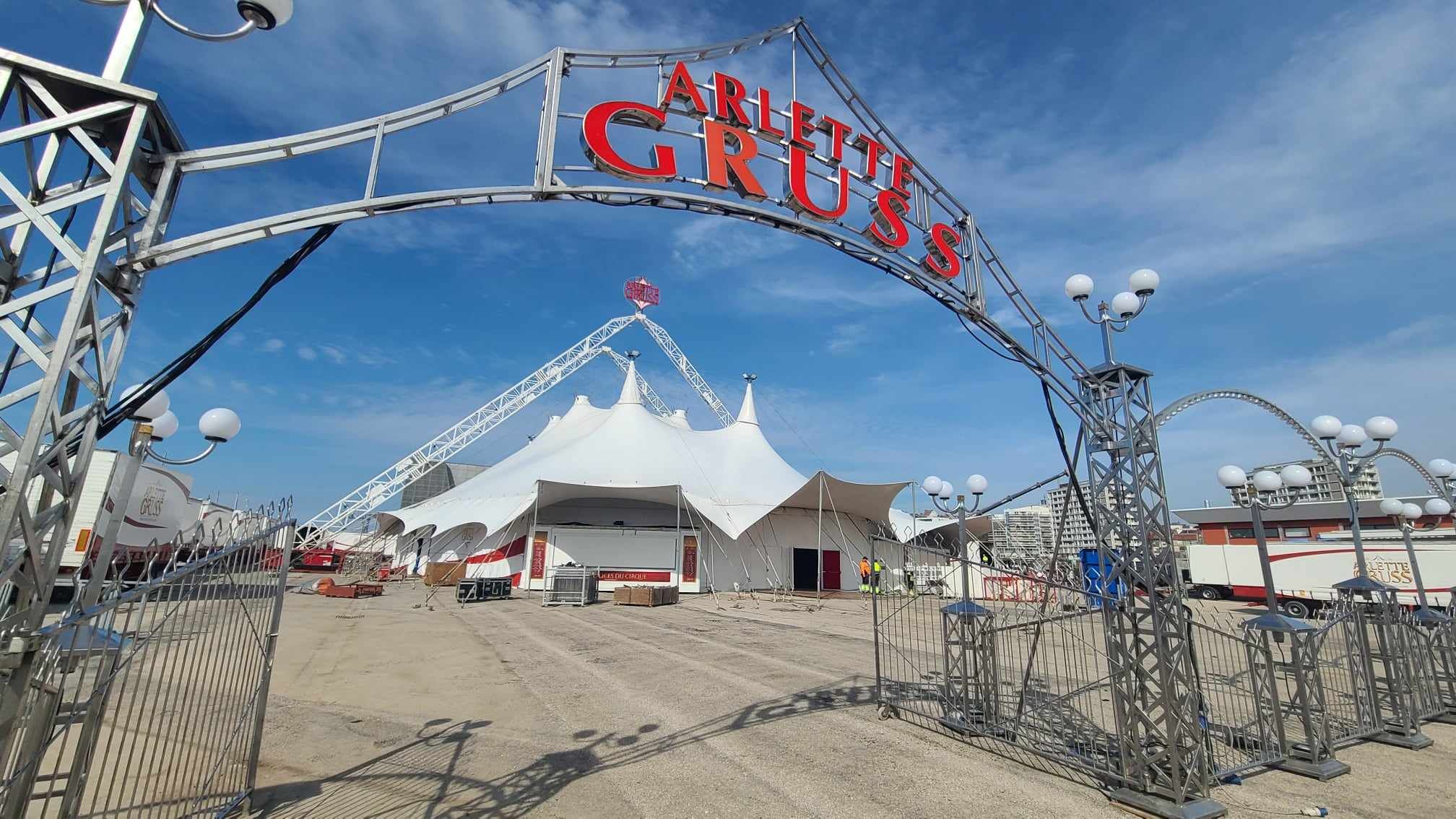 Dunkerque: le cirque Gruss de retour, le spectacle est partout