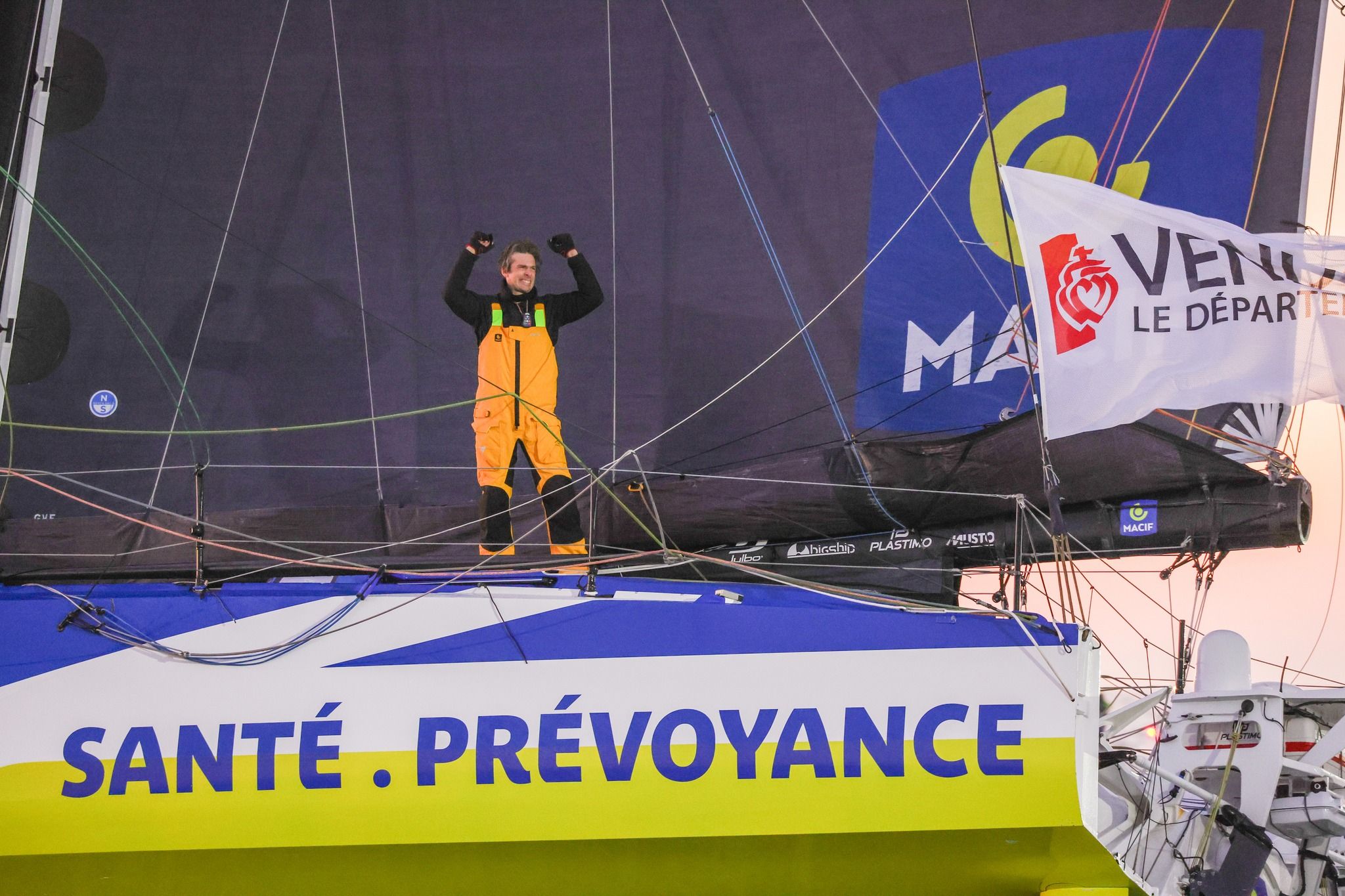 Vendée Globe 2025 : Charie Dalin remporte la course, Thomas Ruyant ...