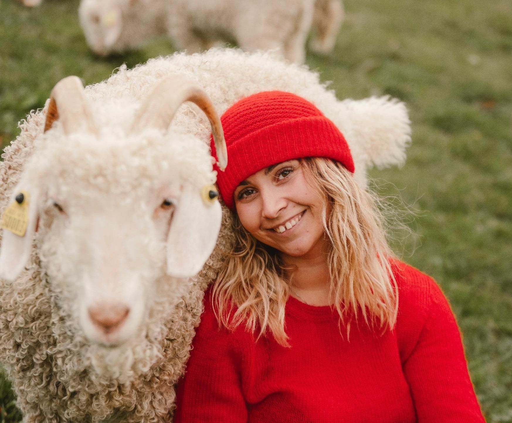 TARN: Miss agricole 2026 est une Tarnaise qui élève des chèvres angora ...