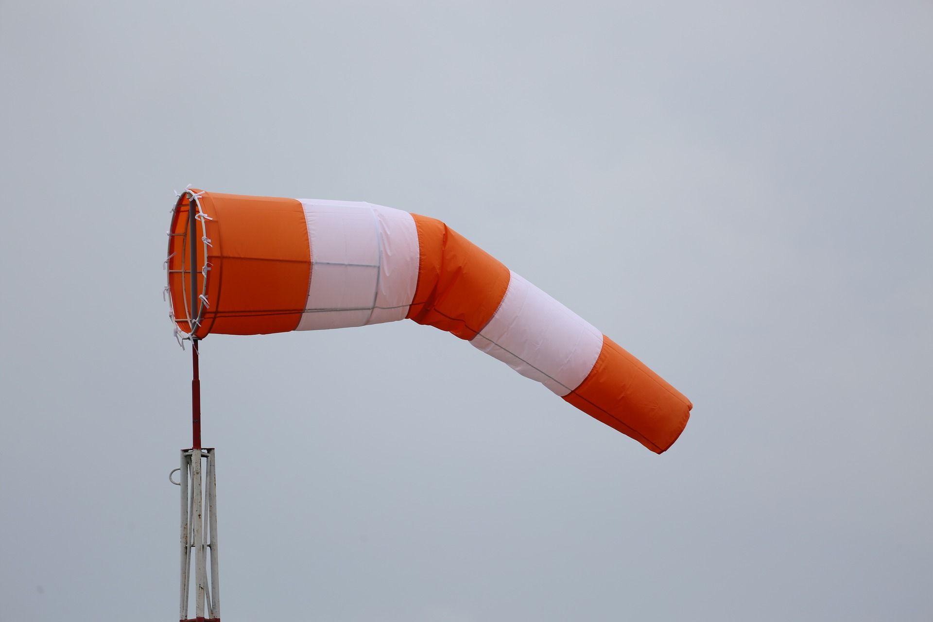 Des rafales à 150 km/h, la tempête Ciaran arrive bientôt en France