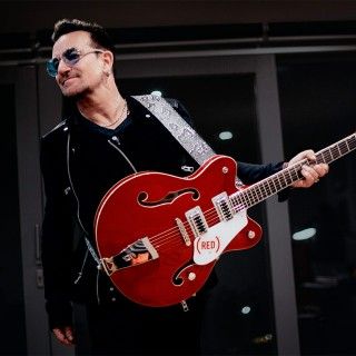 Bono et Gretsch créent une guitare pour (RED) - OUI FM