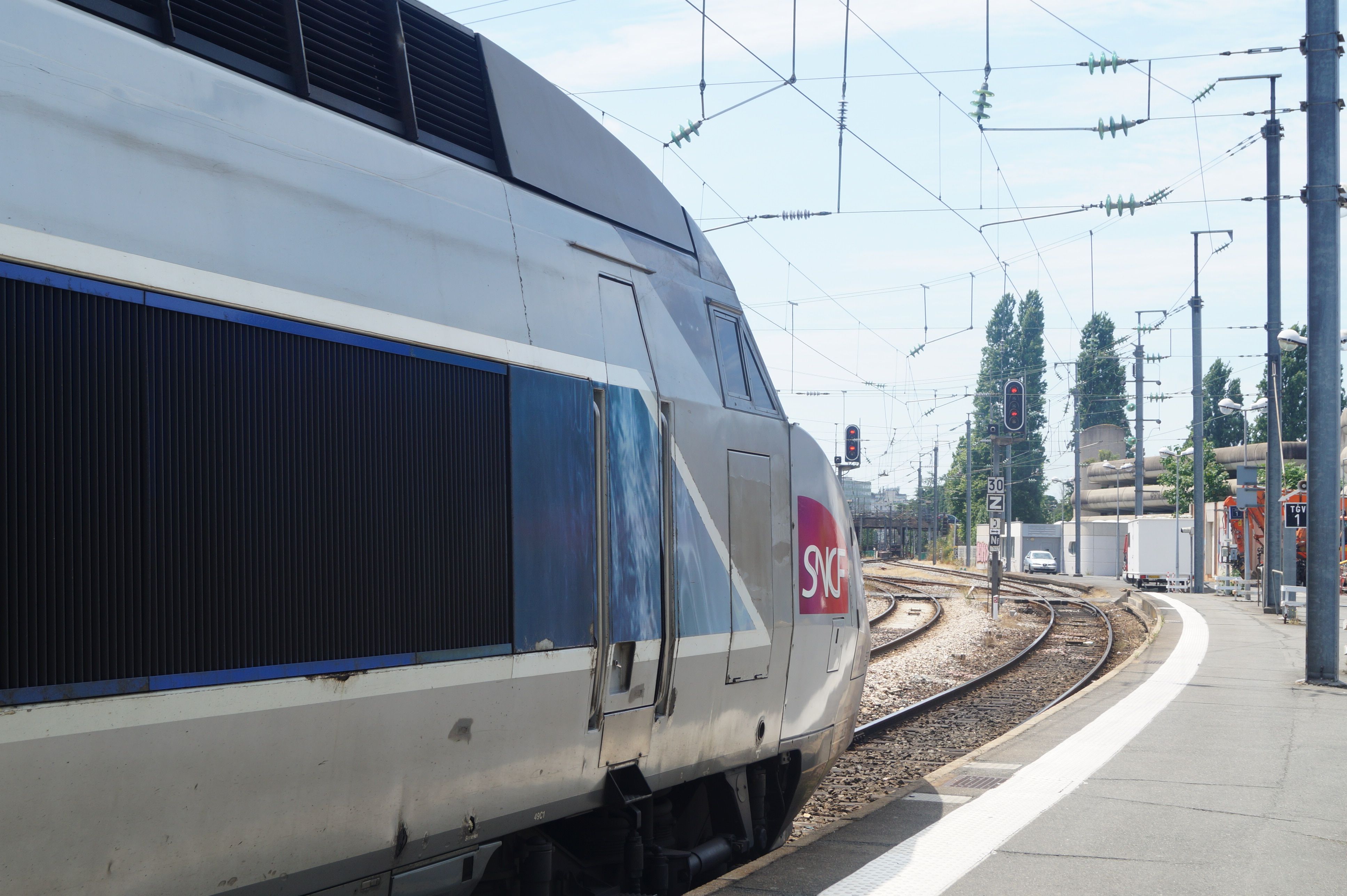 L'intelligence artificielle au service de la SNCF pour réduire les ...