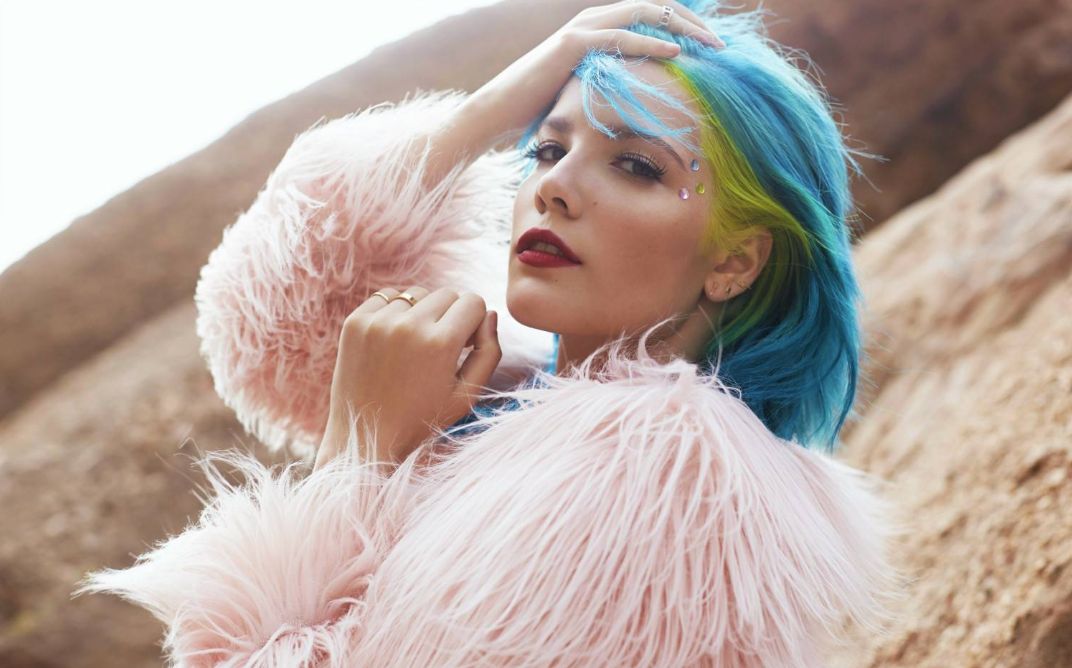 Halsey : après une chorégraphie jugée « inappropriée », elle répond ...