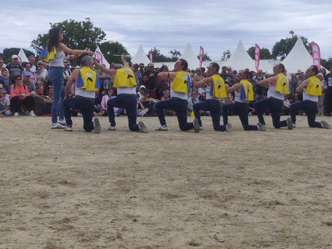 La troupe des Queen A Man enchante Festidreuz ! - HIT WEST