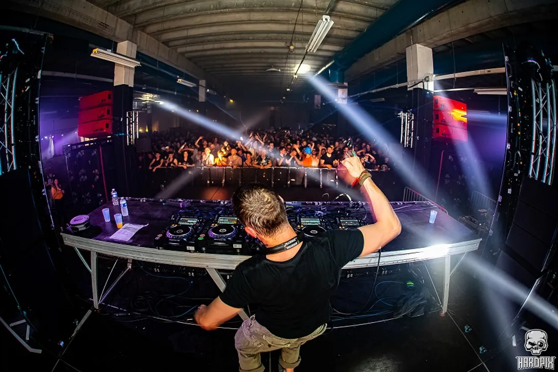 RADIO FG Le retour de Born To Rave : une odyssée électronique à l’Arena ...